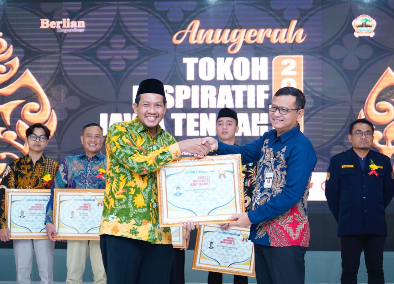 Rektor UIN Sunan Kudus Raih Penghargaan Tokoh Inspiratif Jawa Tengah 2025, Bukti Dedikasi dan ...